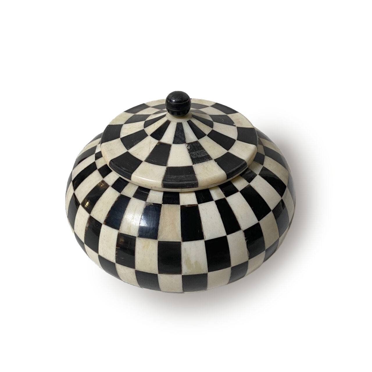 Checkered Box | Black and White Box | Round Box